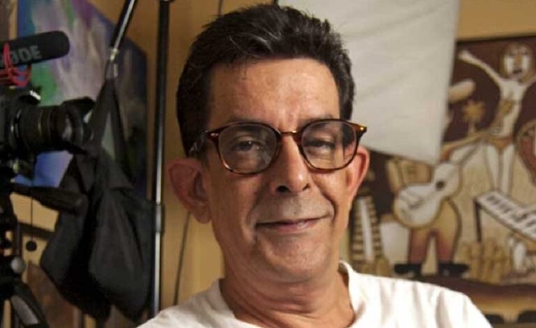 Enciclopedia cubana le busca parole a Ulises Toirac y lo muda para Miami