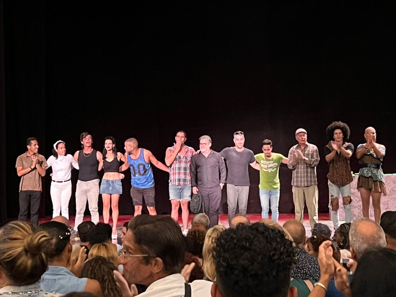 Actor cubano Roque Moreno regresa a a Cuba tras emigrar hace solo unos ...