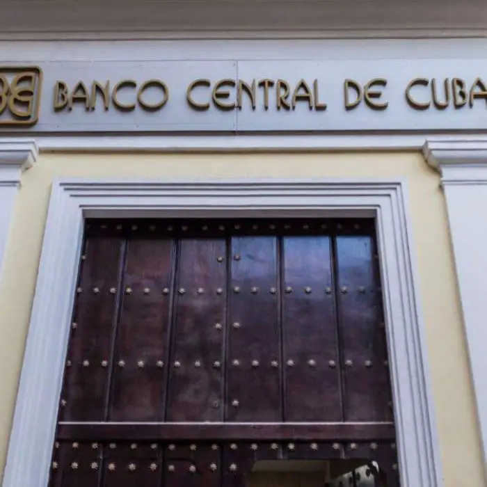 En medio de una Habana oscura, el régimen anuncia el Festival de la ...