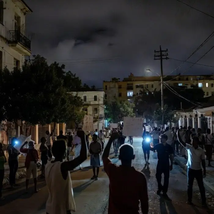 Habaneros salieron anoche a las calles a protestar en medio de un ...